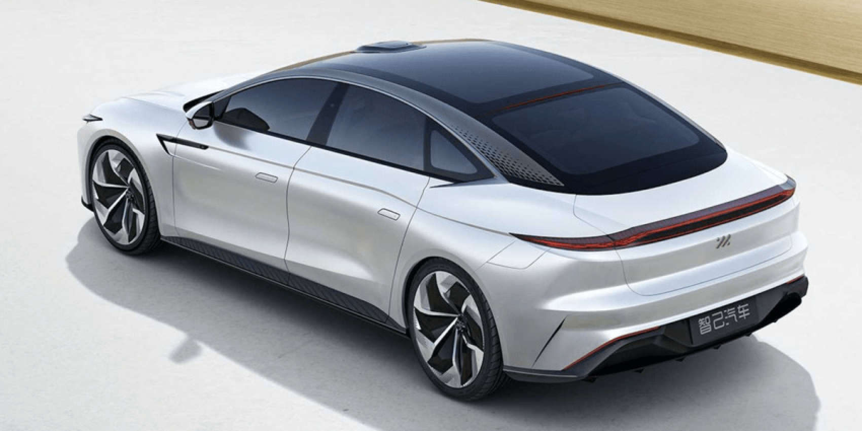 Alibaba presenta su primer vehículo eléctrico en medio de una crisis ...